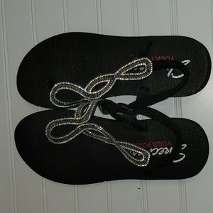 Skechers | Shoes | Skechers Yoga Foam Size 8 Embellished Slingback Flip ...